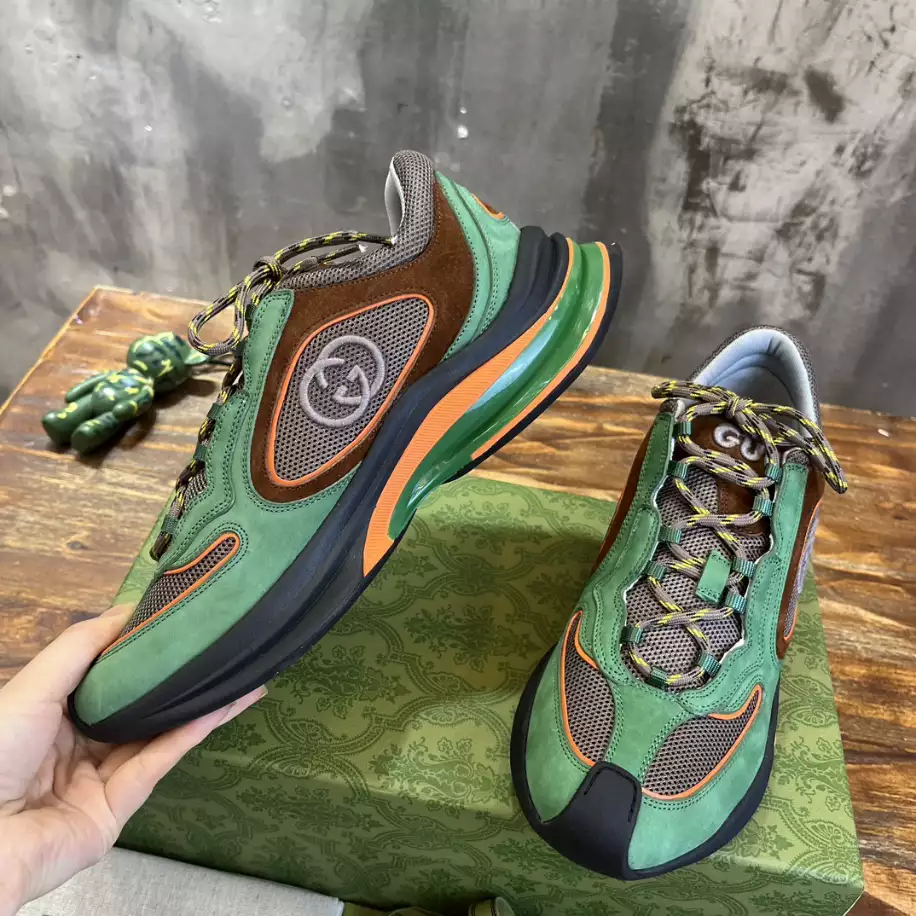 GUCCI RUN SNEAKERS IN GREEN