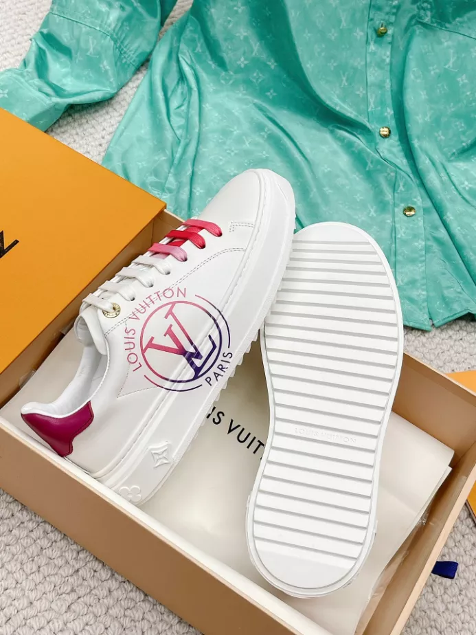 LV TIME OUT SNEAKER